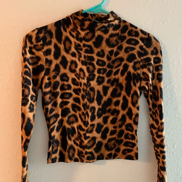Windsor | Tops | Windsor Cheetah Crop Top | Poshmark
